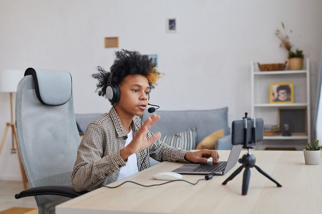 Using Smartphones in the Classroom: A Guide for Teachers